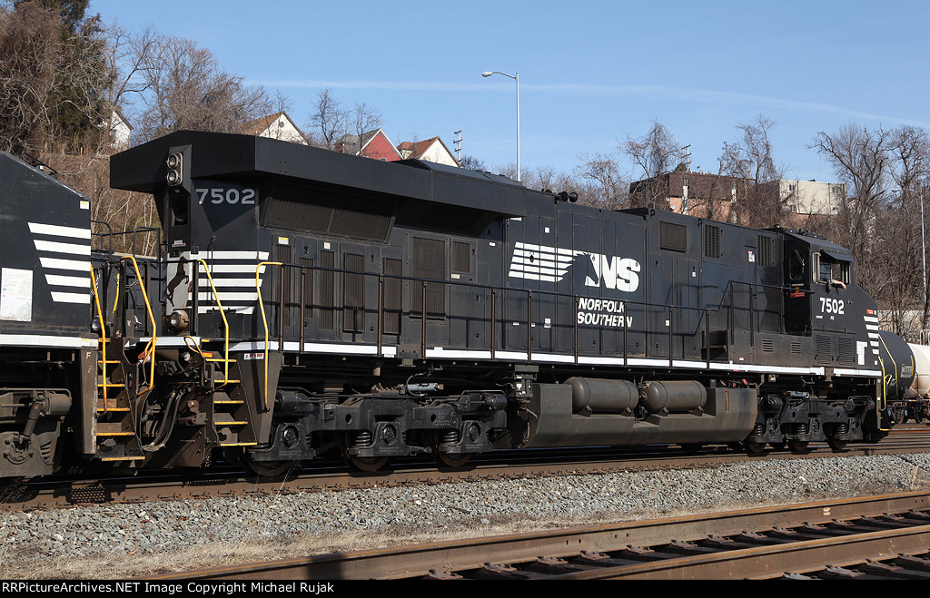 NS 7502